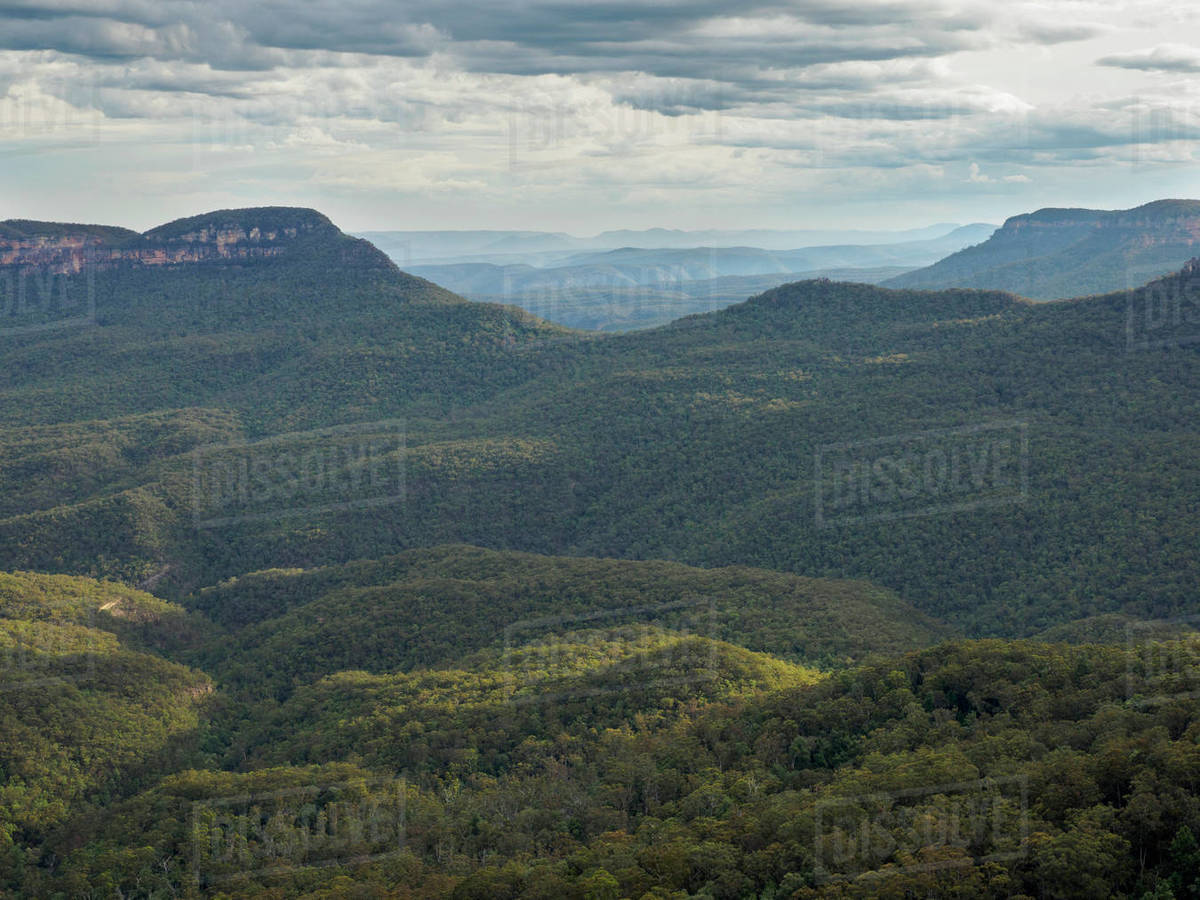 Australia, New South Wales, Jamison Valley, Storm clouds above Blue ...