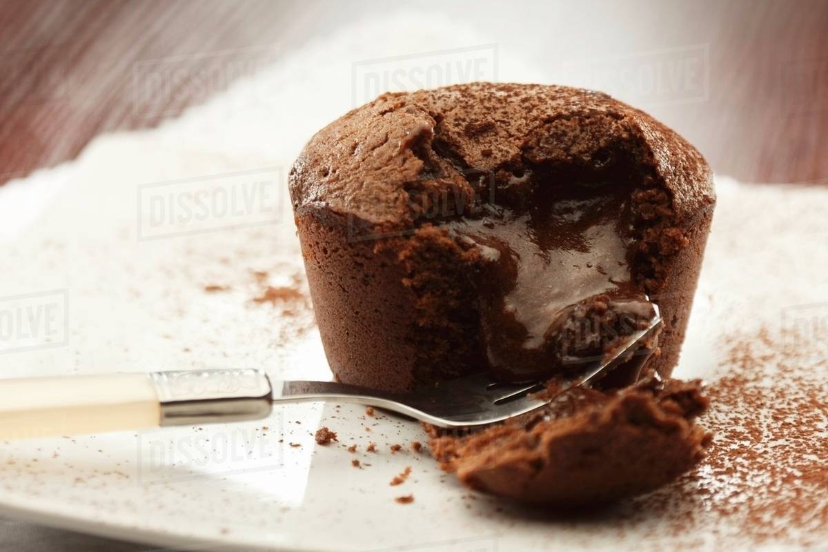 Soft-centred chocolate pudding - Royalty-free Stock Photo | Dissolve