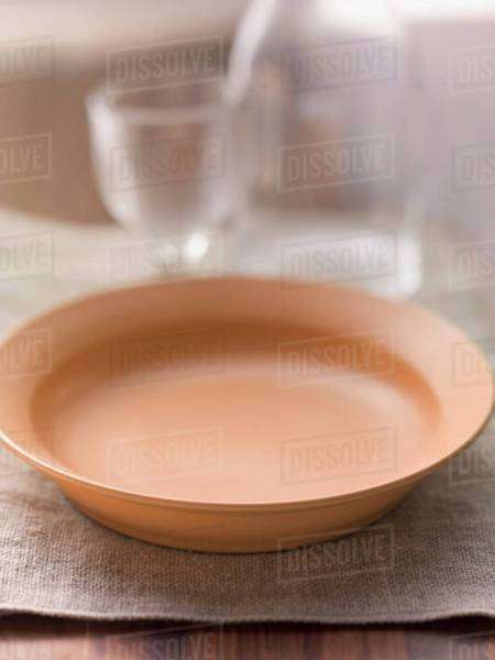 An empty plate - Royalty-free Stock Photo | Dissolve