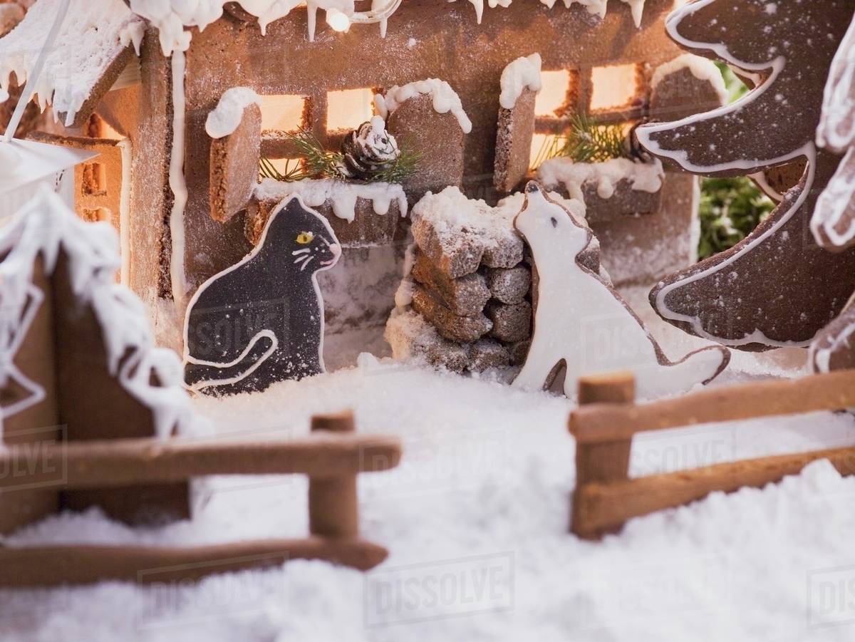 Gingerbread house with gingerbread animals - Royalty-free Stock Photo ...