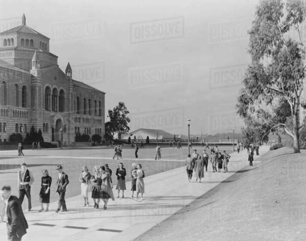 Campus corner - Stock Photo - Dissolve