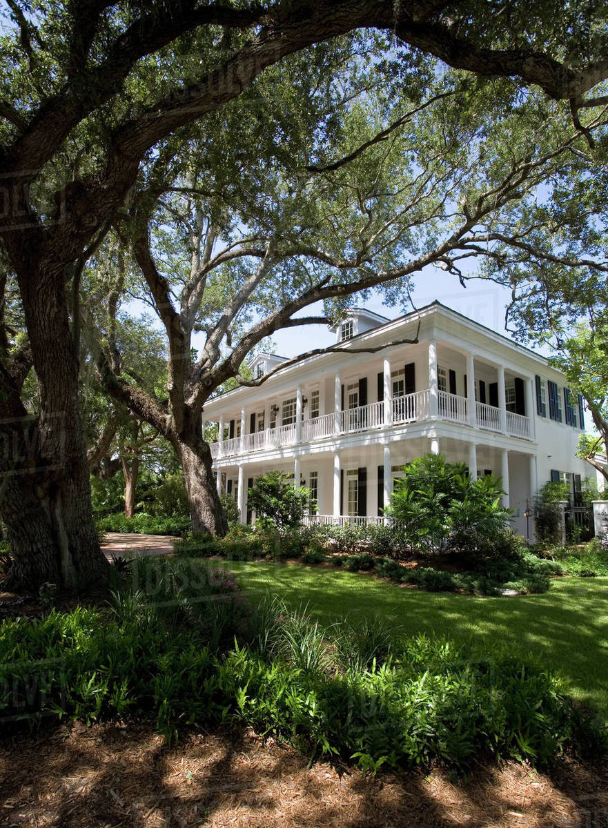 Front exterior plantation house - Royalty-free Stock Photo | Dissolve