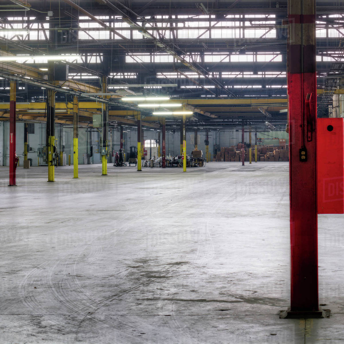 An empty industrial building in Los Angeles - Royalty-free Stock Photo ...