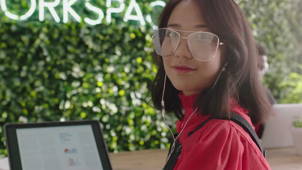 Portrait cute young asian business woman student smiling enjoying ...