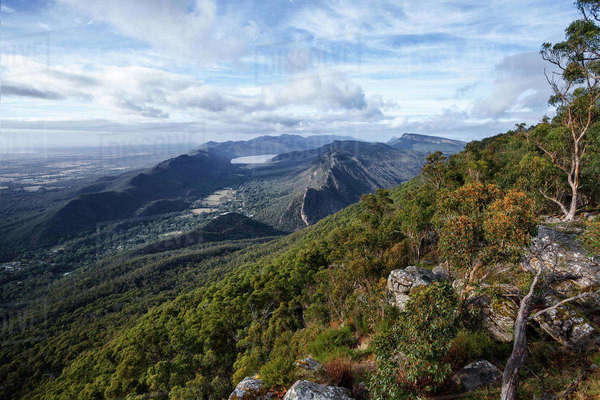 Victoria Valley and Lake Bellfield, Grampians National Park, Victoria ...