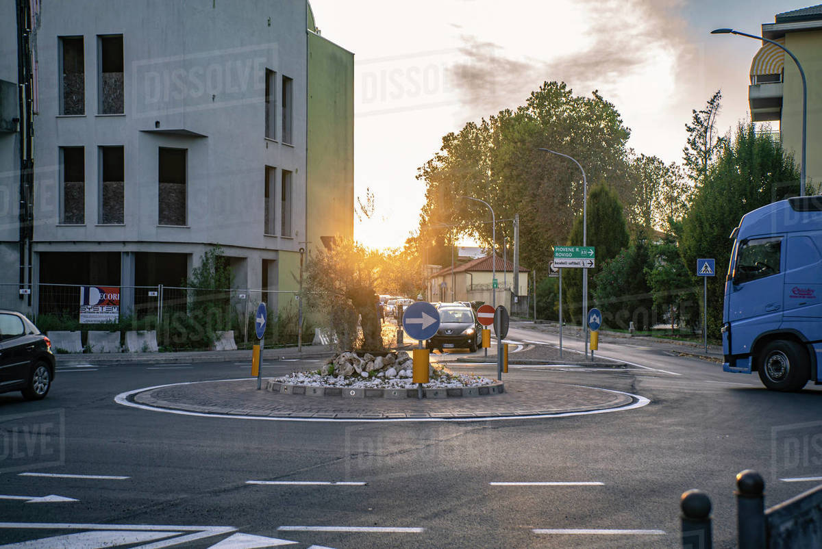 ROVIGO, ITALY 26 OCTOBER 2021: Busy roundabout intersection. - Royalty ...
