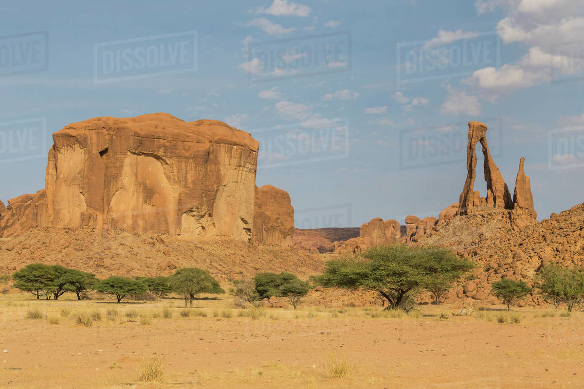 Unique rock arch, Ennedi Plateau, UNESCO World Heritage Site, Ennedi ...
