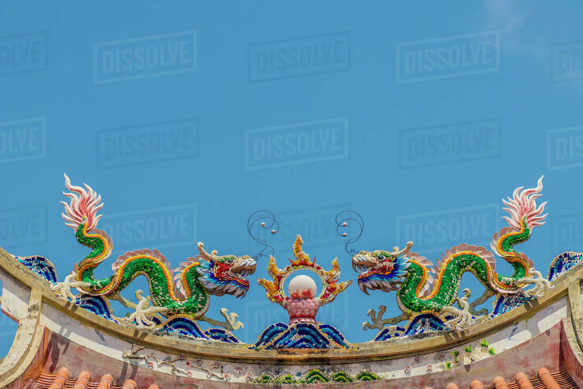 Detail on the roof of Eng Chuan Tong Tan Kongsi clan house in George ...