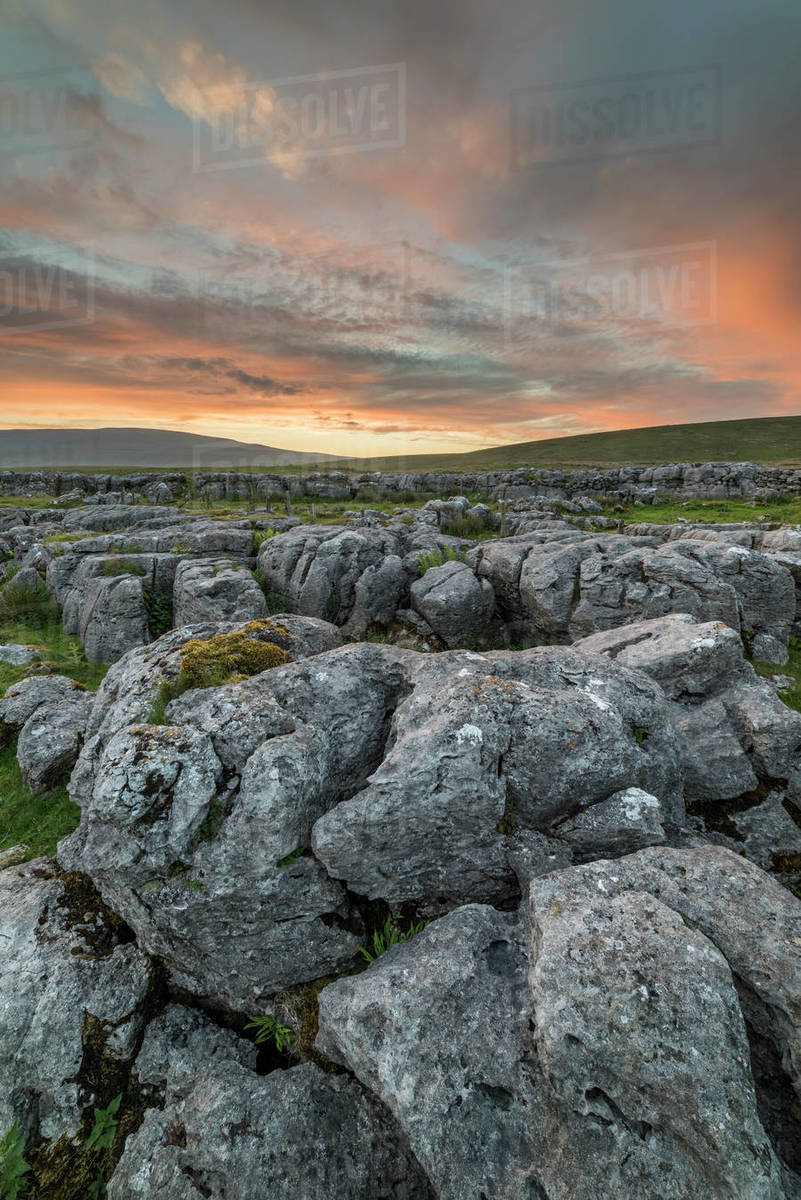 Limestone pavement at sunset, Ingleton, Yorkshire Dales, Yorkshire ...