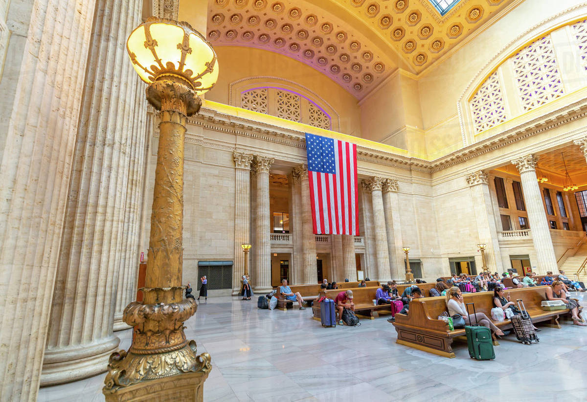 View of the interior of Union Station, Chicago, Illinois, United States ...