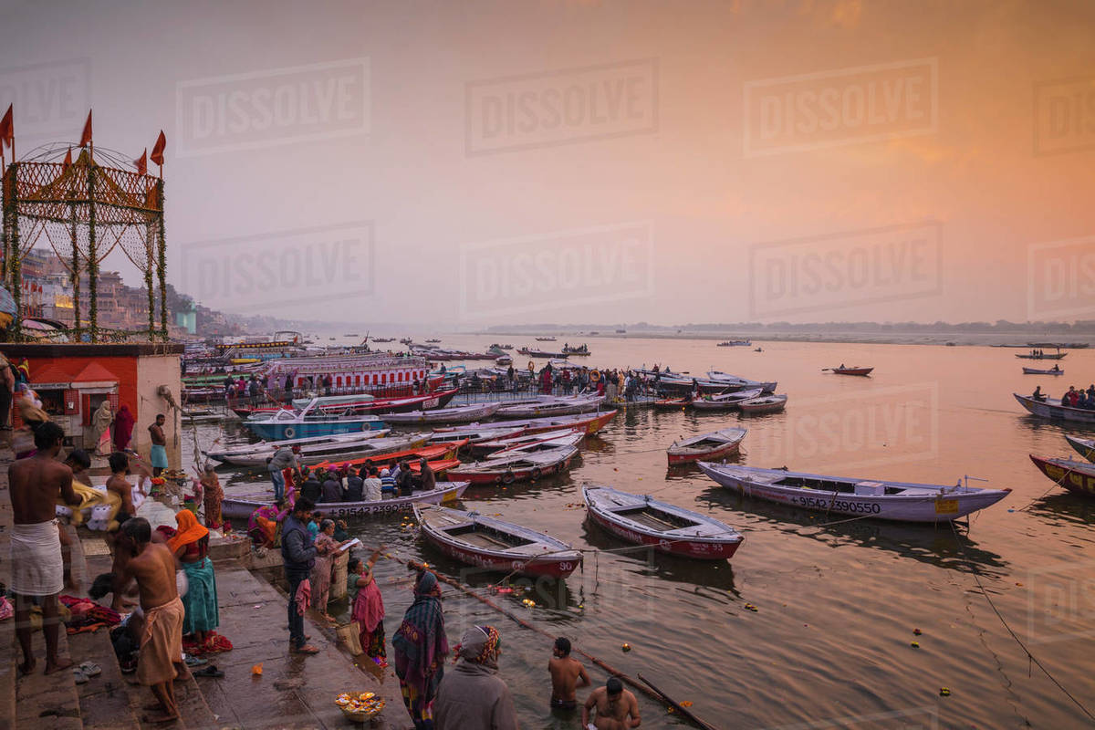 Dashashwamedh Ghat, the main ghat on the Ganges River, Varanasi, Uttar ...