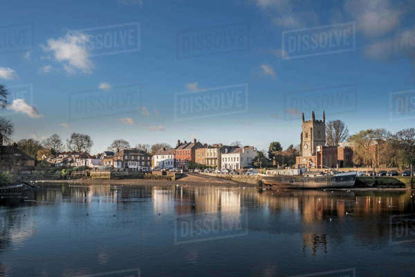 All Saints Church, Isleworth town centre, seen from the Thames Path in ...