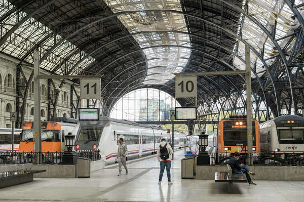 Interior of France Railway Station (Estacion de Francia), Barcelona ...