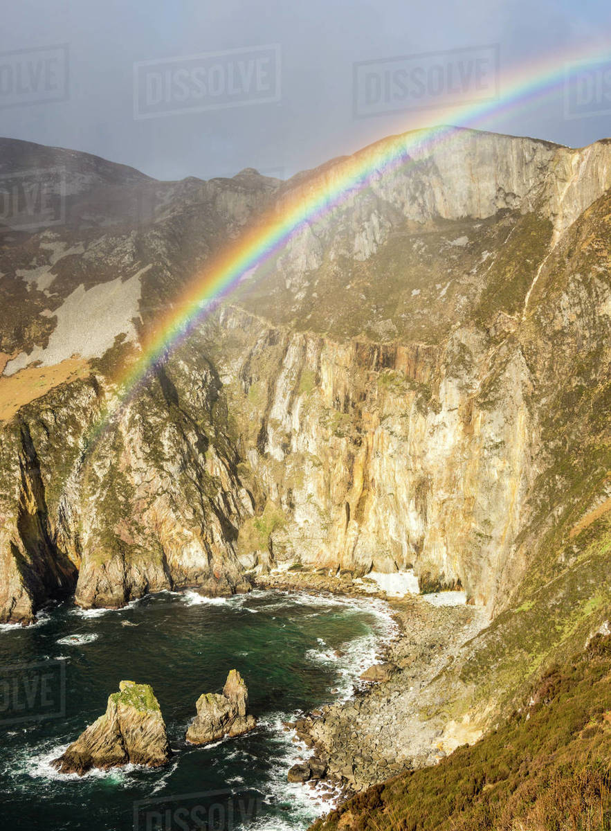 Sea cliffs 600m high against the Atlantic Ocean, Slieve League, County ...