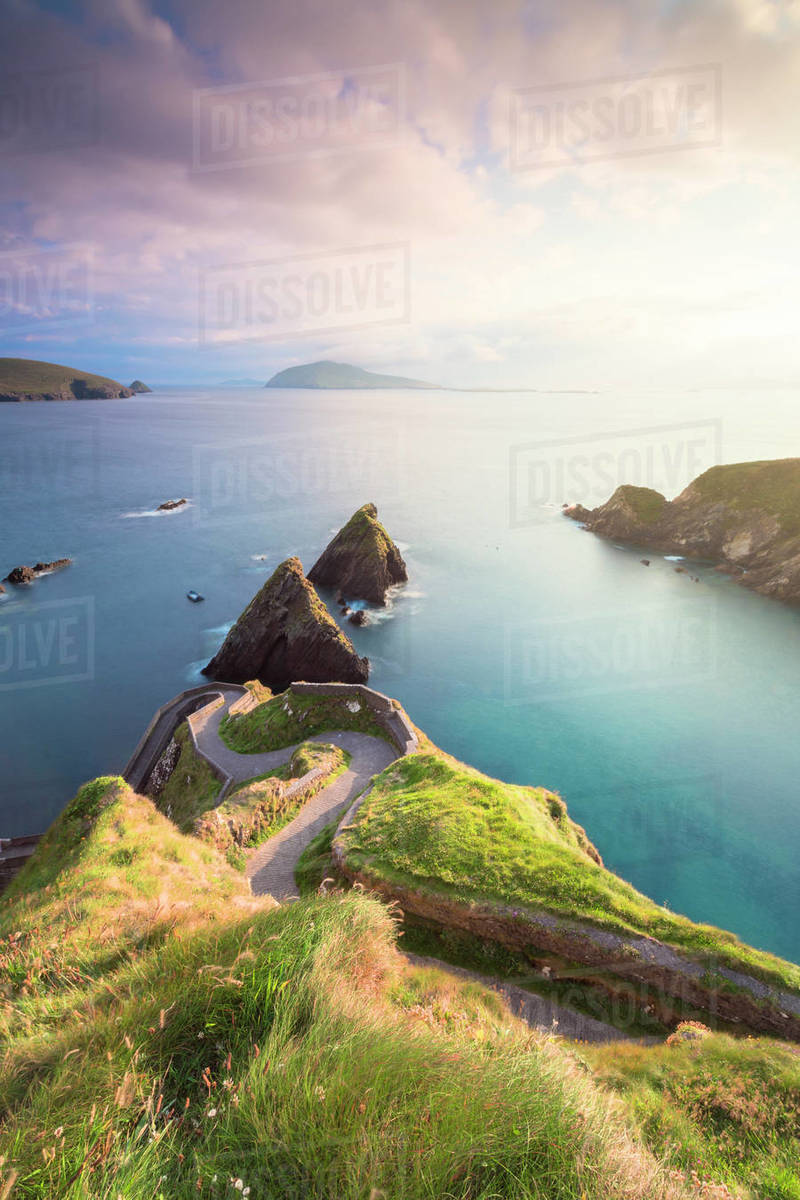 Sunset on Dunquin pier (Dun Chaoin), Dingle Peninsula, County Kerry ...