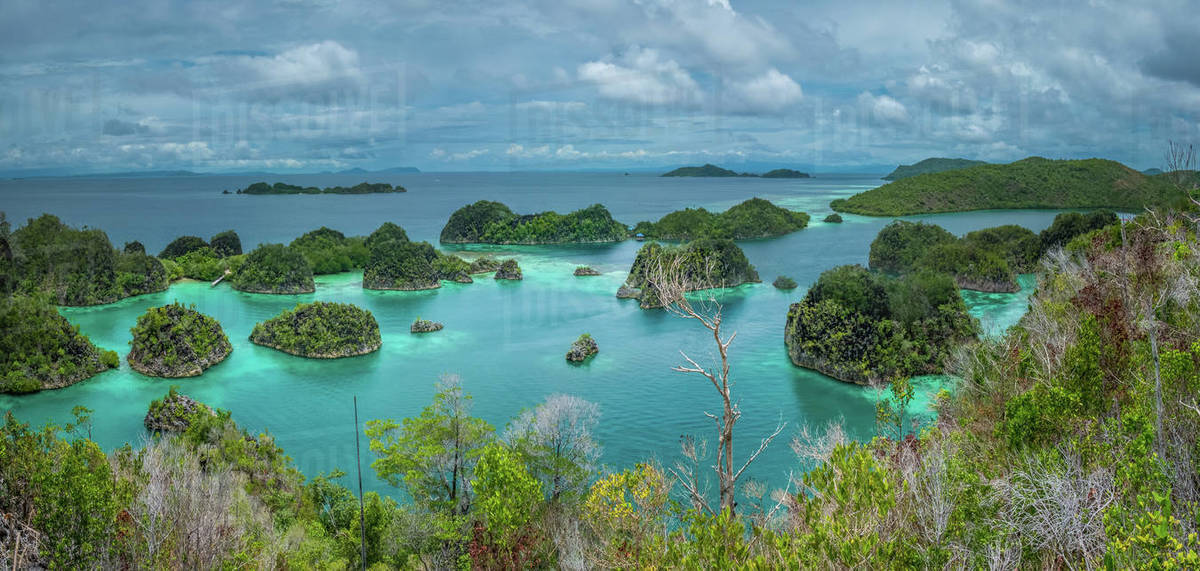 Painemo Island, Blue Lagoon, Raja Ampat, West Papua Indonesia - Royalty ...