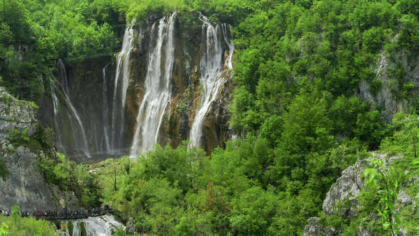 close up of veliki slap waterfall at plitvice lakes national park in ...