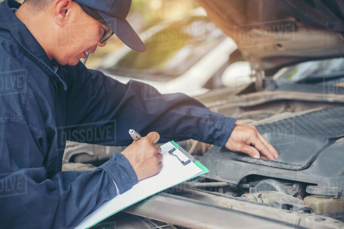 Mechanic car service auto garage in automotive mobile center ...