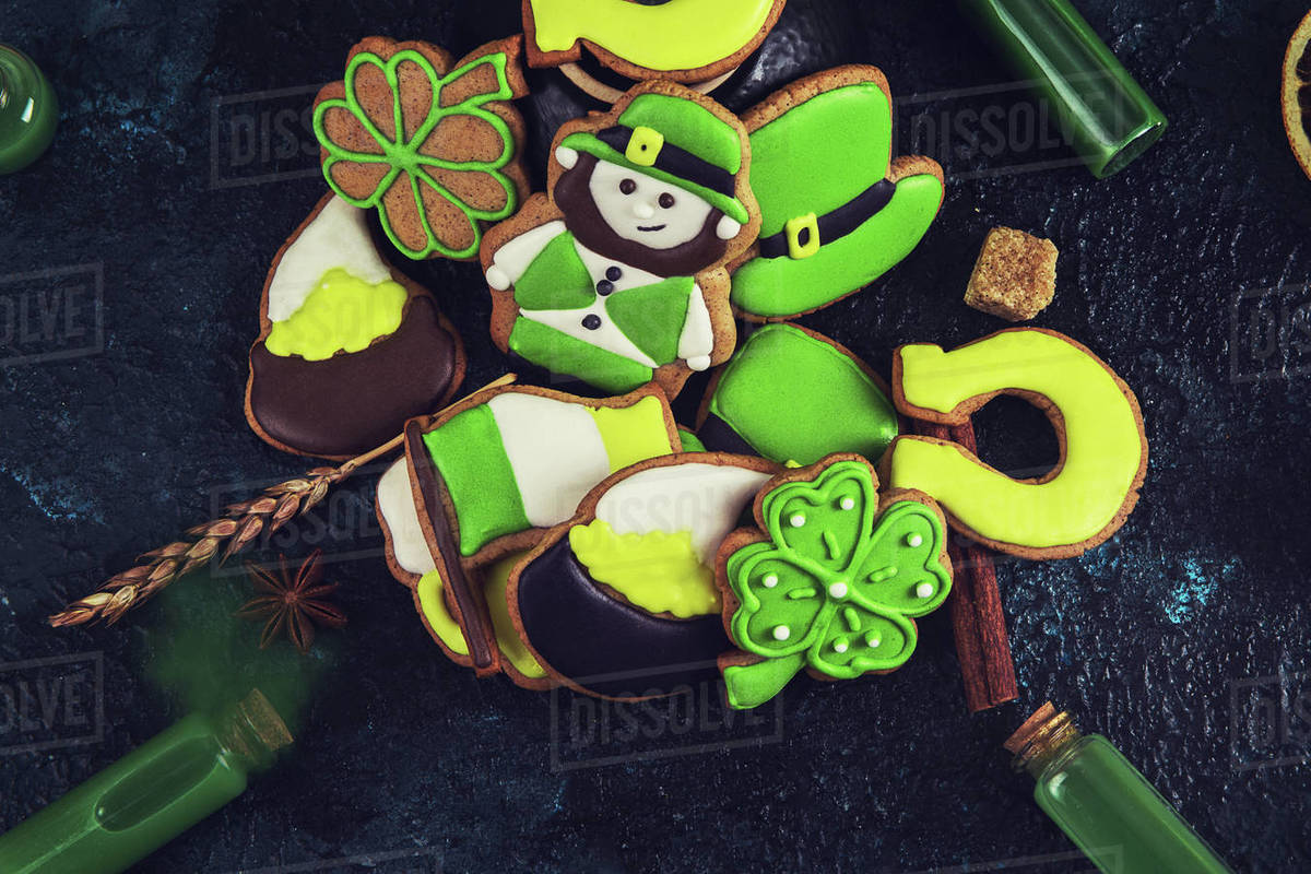 Gingerbread cookies with different cookie shape for St. Patrick's Day ...