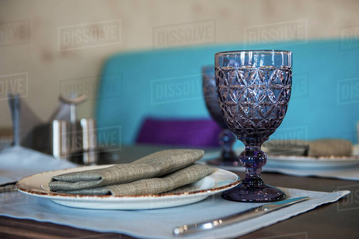 Empty luxury dish on table in restaurant. - Royalty-free Stock Photo ...
