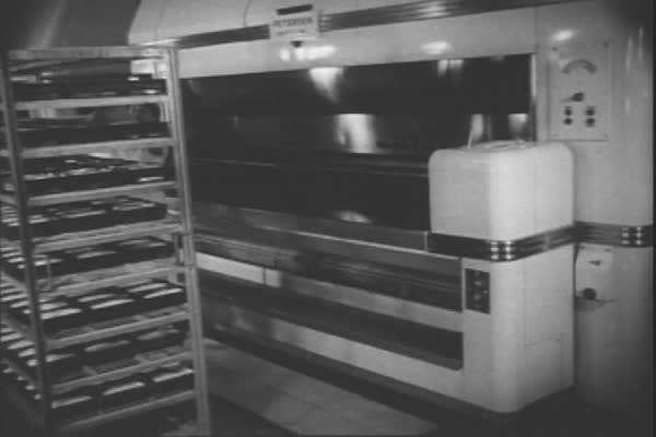 1950s - Bread is made at a Pepperidge Farm bakery. - SD Royalty-free ...