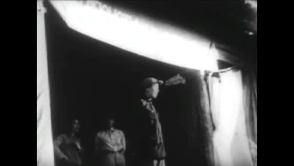 The Red Army undertakes the Long March across China to the caves of Yan ...