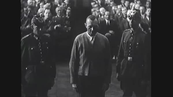 1944 - General Hoepner is interrogated by Judge Freisler at a trial ...