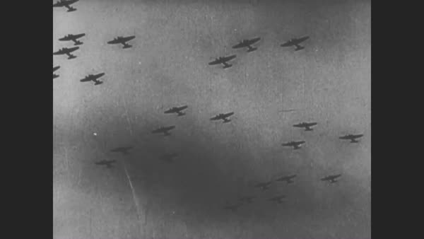 1940 - The Luftwaffe begins their attack on London (narrated in 1943 ...