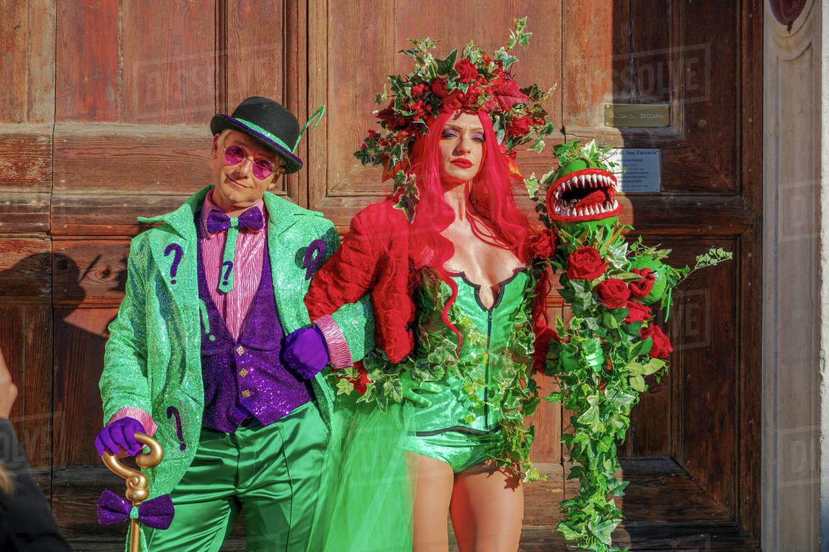 Venice, Italy Carnival poses in Campo San Zaccaria. Persons in costume ...