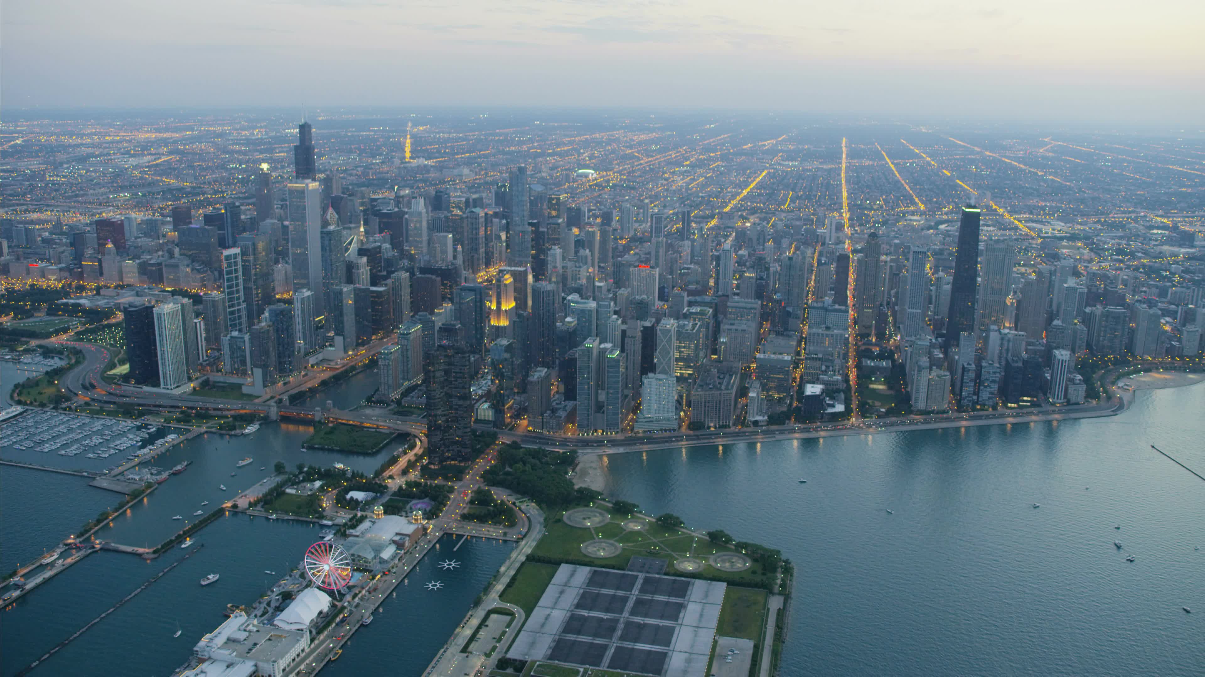 Chicago vs Toronto SkyLine (rates, similarities, live, cost) - City vs ...