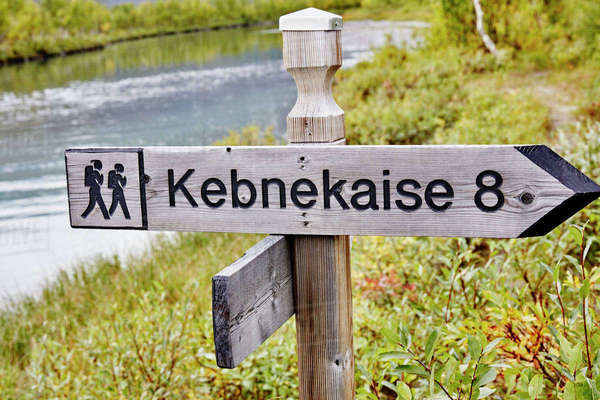 Trail sign - Stock Photo - Dissolve