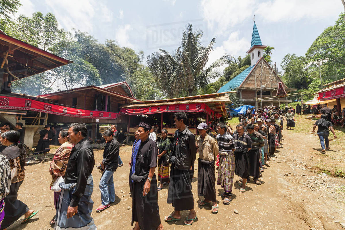 People In A Formal Funeral Procession Called Ma'passa Tedong At AA ...
