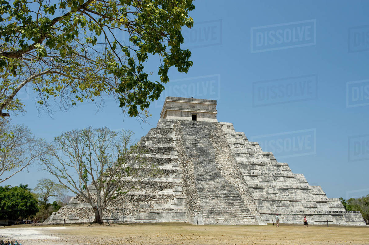 Ancient Mayan temple El Castillo at Chichen Itza, Mexico; Yucatan ...