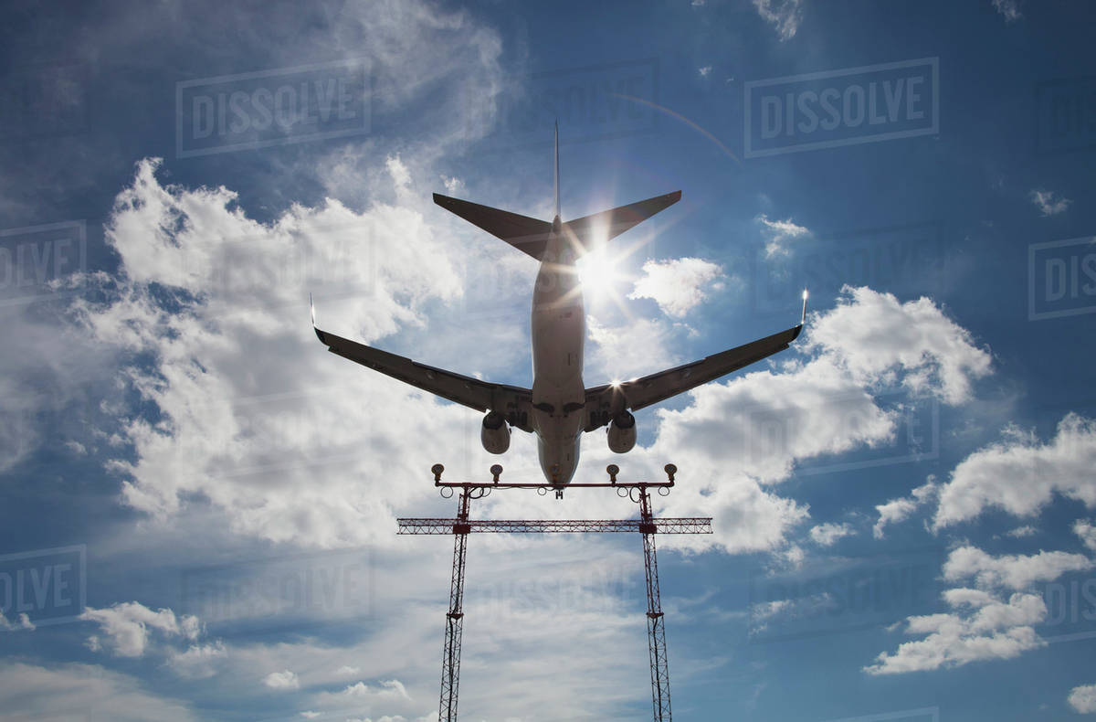 Boeing 737-7 aircraft on final approach to land; Mississauga, Ontario ...