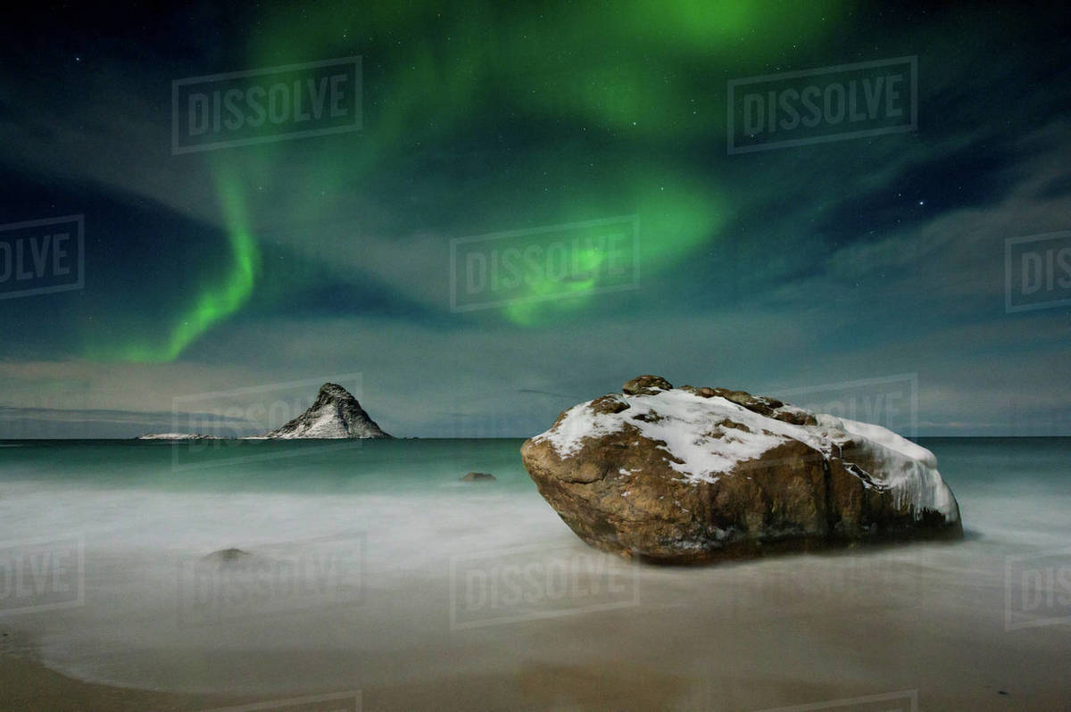 Northern lights over Puffin Island, Andenes, Nordland, Norway - Royalty ...