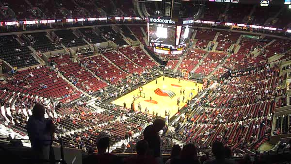 Pre-game stadium seats fill up at NBA Portland Trailblazers arena ...