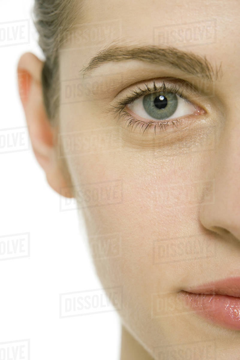 Woman's face, looking at camera, cropped view, close-up - Royalty-free ...